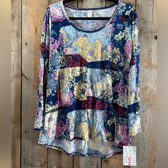 LuLaRoe | Tops | Lularoe Lynnae Size S With Tags | Poshmark